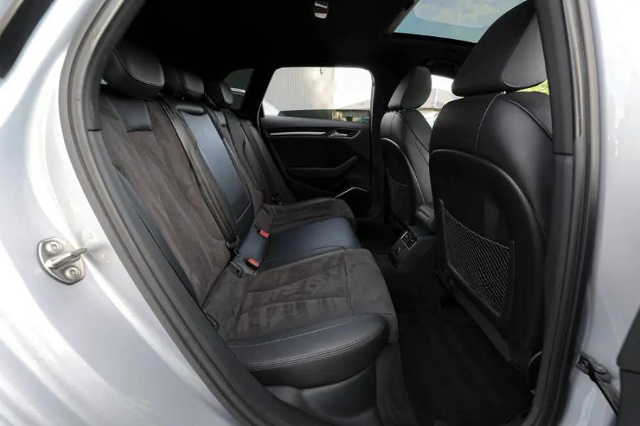 Pelēks Audi A3 2014 Jelgava, ar dzinēja tilpumu 1.40 L un nobraukumu 263 tūkst. km par 9990 €, foto 12 vietnē AUTOMOTO.COM.LV