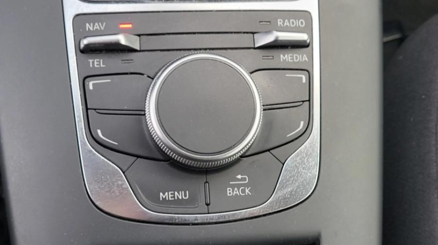 Grey Audi A3 2015 in Riga, with an engine capacity of 1.60 L and mileage of 220 thousand km for 9950 €, photo 17 on AUTOMOTO.COM.LV
