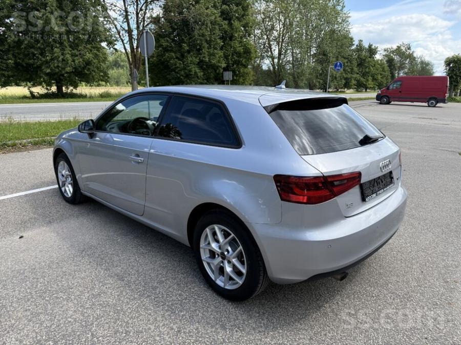 Grey Audi A3 2015 in Ogre, with an engine capacity of 1.60 L and mileage of 204 thousand km for 8499 €, photo 7 on AUTOMOTO.COM.LV