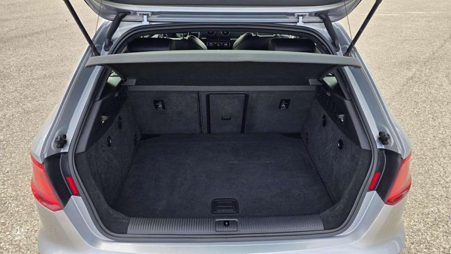Pelēks Audi A3 2015 Marijampole, ar dzinēja tilpumu 1.40 L un nobraukumu 284 tūkst. km par 7950 €, foto 22 vietnē AUTOMOTO.COM.LV