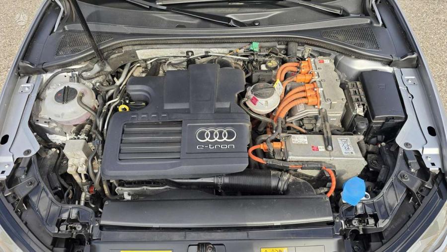 Pelēks Audi A3 2015 Marijampole, ar dzinēja tilpumu 1.40 L un nobraukumu 284 tūkst. km par 7950 €, foto 24 vietnē AUTOMOTO.COM.LV