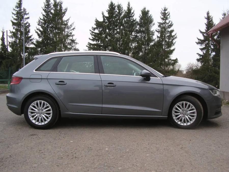 Grey Audi A3 2016 in Sigulda, with an engine capacity of 1.60 L and mileage of 211 thousand km for 10650 €, photo 8 on AUTOMOTO.COM.LV