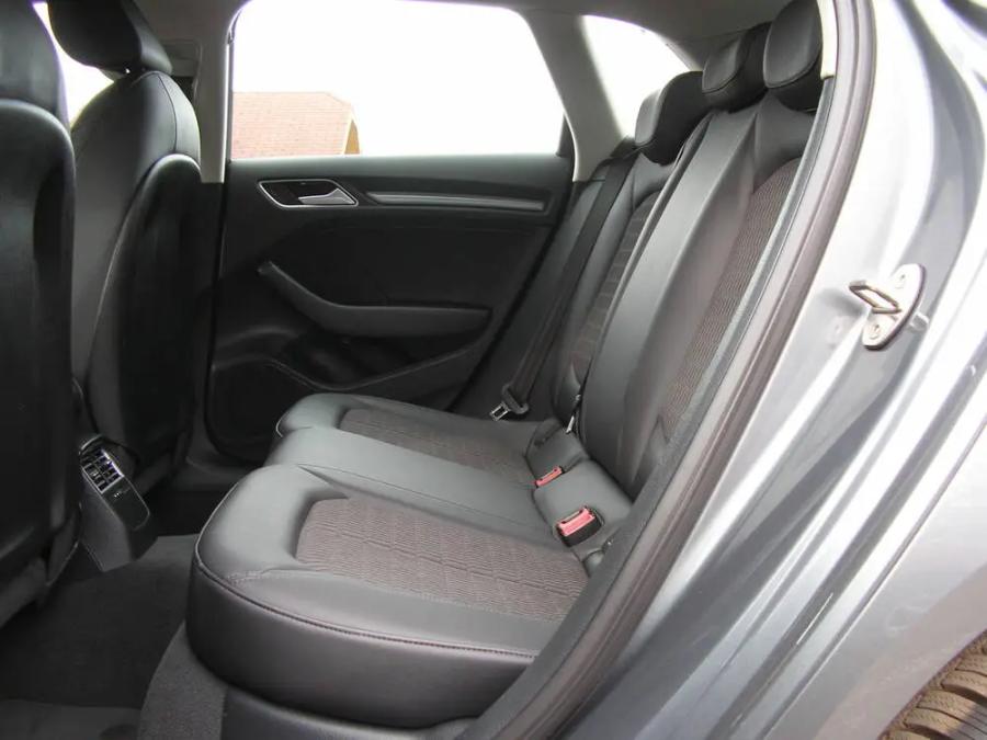 Grey Audi A3 2016 in Sigulda, with an engine capacity of 1.60 L and mileage of 211 thousand km for 10650 €, photo 20 on AUTOMOTO.COM.LV