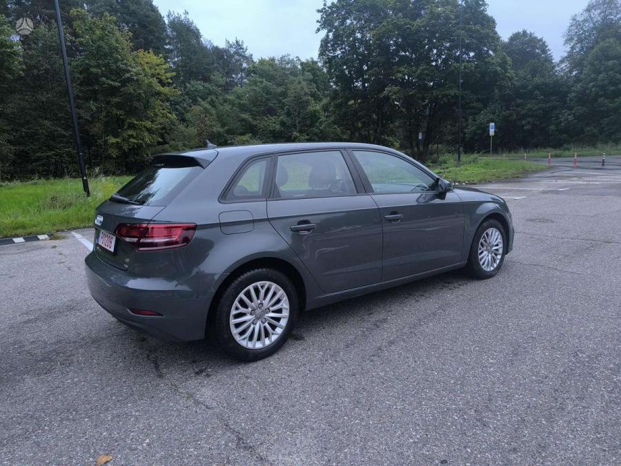 Pelēks Audi A3 2018 Viļņa, ar dzinēja tilpumu 1.60 L un nobraukumu 270 tūkst. km par 9999 €, foto 9 vietnē AUTOMOTO.COM.LV