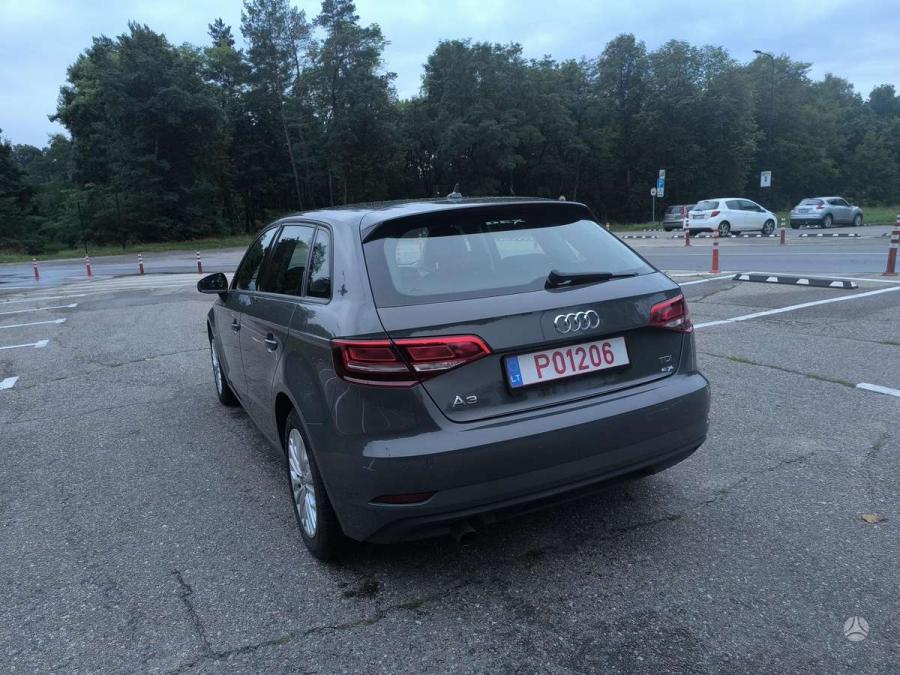 Pelēks Audi A3 2018 Viļņa, ar dzinēja tilpumu 1.60 L un nobraukumu 270 tūkst. km par 9999 €, foto 12 vietnē AUTOMOTO.COM.LV