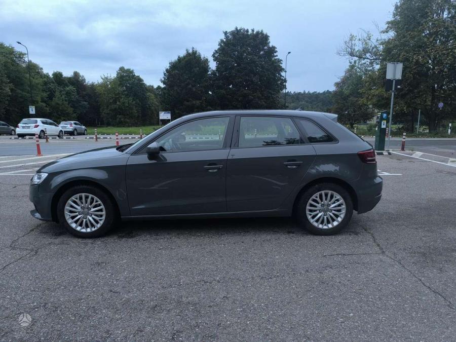 Pelēks Audi A3 2018 Viļņa, ar dzinēja tilpumu 1.60 L un nobraukumu 270 tūkst. km par 9999 €, foto 15 vietnē AUTOMOTO.COM.LV