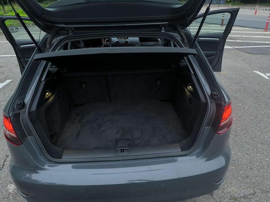 Pelēks Audi A3 2018 Viļņa, ar dzinēja tilpumu 1.60 L un nobraukumu 270 tūkst. km par 9999 €, foto 33 vietnē AUTOMOTO.COM.LV