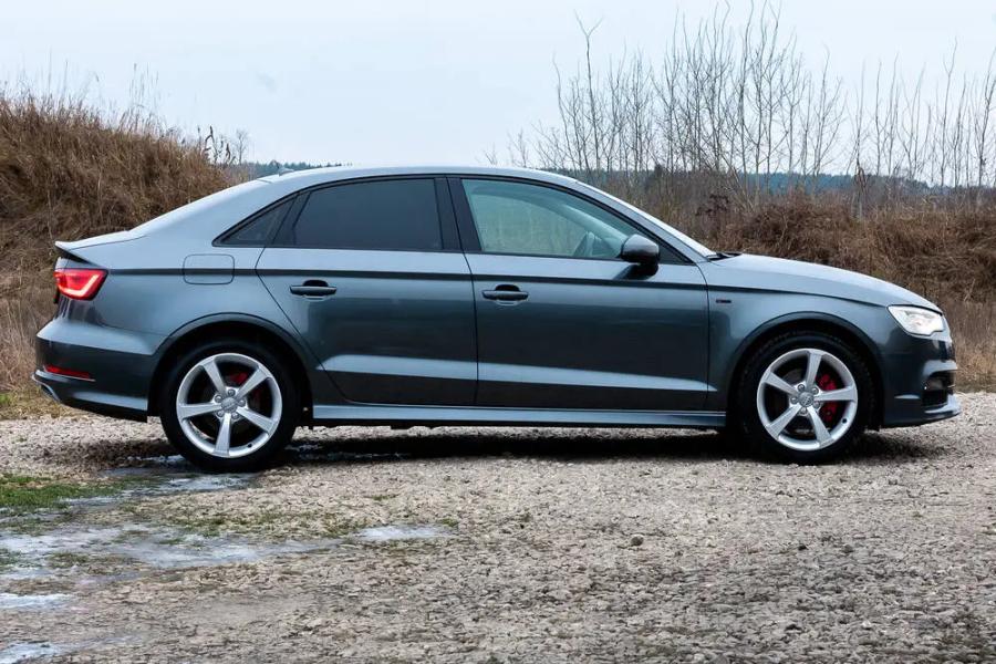 Pelēks Audi A3 2016 Rīga, ar dzinēja tilpumu 1.60 L un nobraukumu 176 tūkst. km par 13995 €, foto 3 vietnē AUTOMOTO.COM.LV