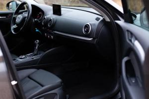 Pelēks Audi A3 2016 Rīga, ar dzinēja tilpumu 1.60 L un nobraukumu 176 tūkst. km par 13995 €, foto 18 vietnē AUTOMOTO.COM.LV