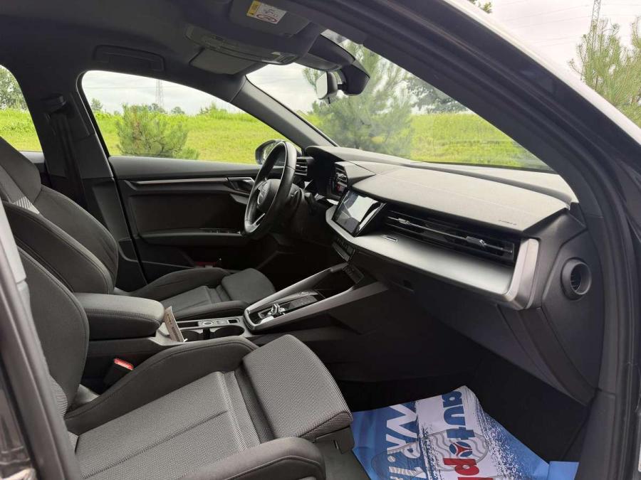 Pelēks Audi A3 2022 Kauņa, ar dzinēja tilpumu 1.50 L un nobraukumu 196 tūkst. km par 17900 €, foto 18 vietnē AUTOMOTO.COM.LV