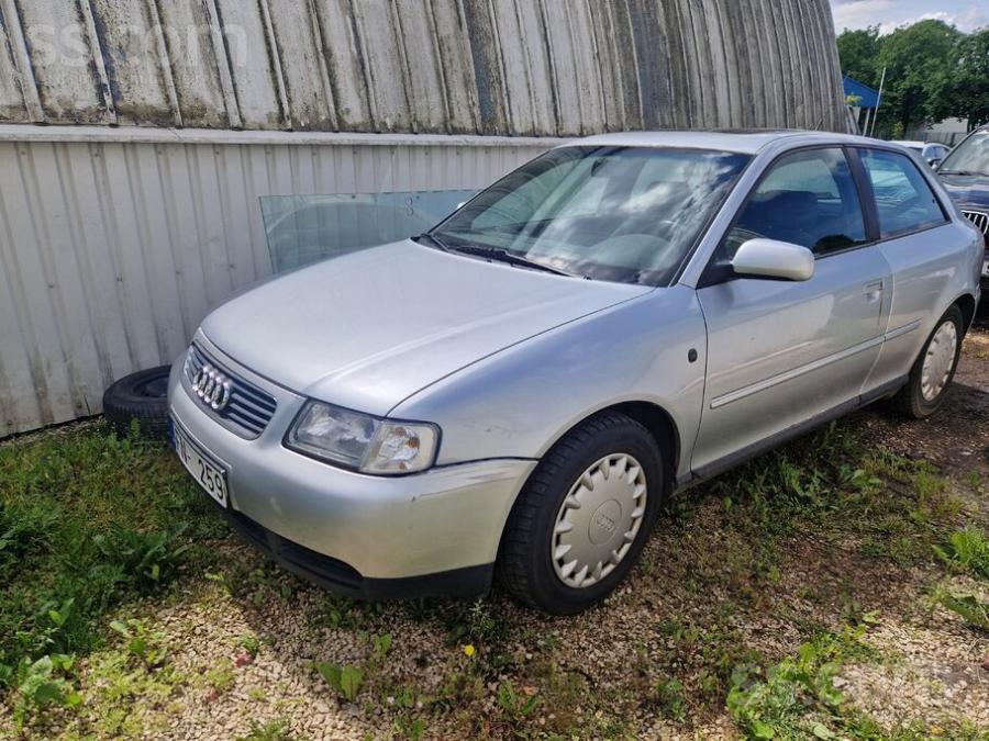 Audi A3 1997 Rīga, ar dzinēja tilpumu 1.60 L un nobraukumu 198 tūkst. km par 340 €, foto 1 vietnē AUTOMOTO.COM.LV