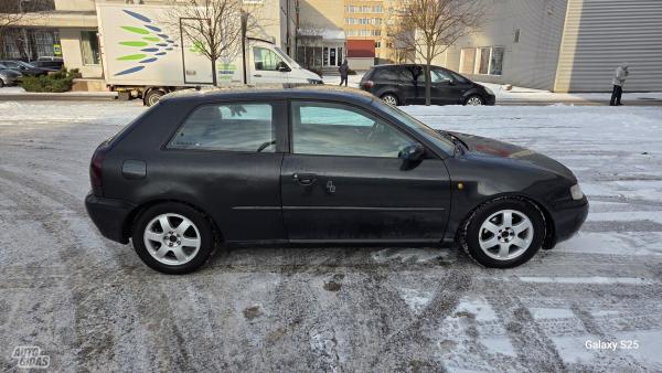 Audi A3 1998 Marijampole, ar dzinēja tilpumu 1.80 L un nobraukumu 161 tūkst. km par 650 €, foto 4 vietnē AUTOMOTO.COM.LV