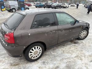 Audi A3 1998 in Vilnius, with an engine capacity of 1.60 L and mileage of 325 thousand km for 580 €, photo 5 on AUTOMOTO.COM.LV