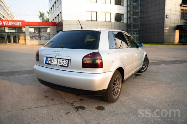 Audi A3 1999 Rīga, ar dzinēja tilpumu 1.60 L un nobraukumu 379 tūkst. km par 1100 €, foto 3 vietnē AUTOMOTO.COM.LV