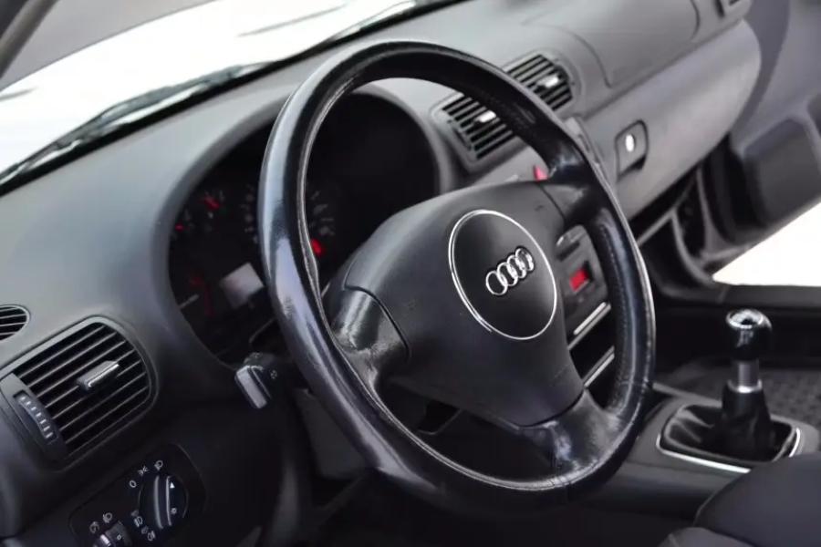 Audi A3 2000 Jēkabpils, ar dzinēja tilpumu 1.90 L un nobraukumu 242 tūkst. km par 2600 €, foto 10 vietnē AUTOMOTO.COM.LV