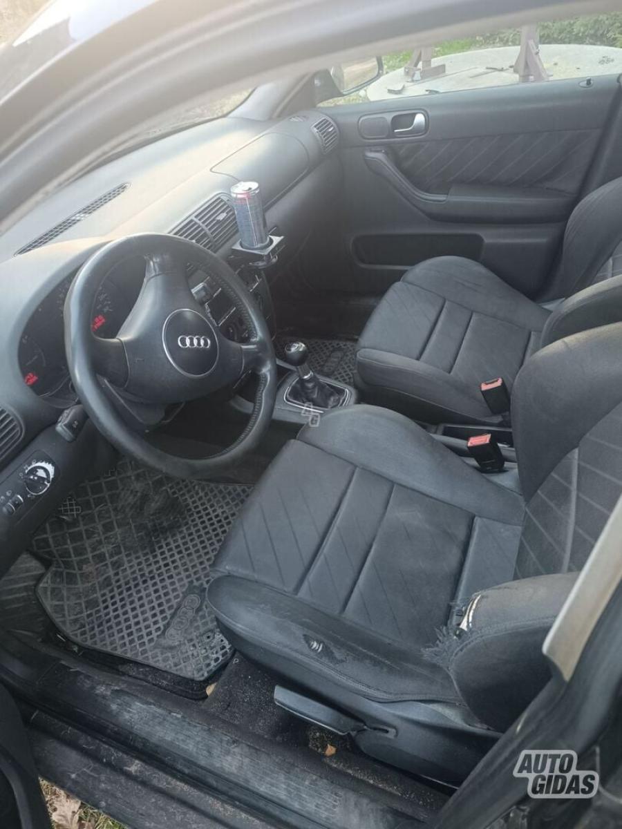 Audi A3 2001 Prienai, ar dzinēja tilpumu 1.80 L un nobraukumu 300 tūkst. km par 350 €, foto 10 vietnē AUTOMOTO.COM.LV