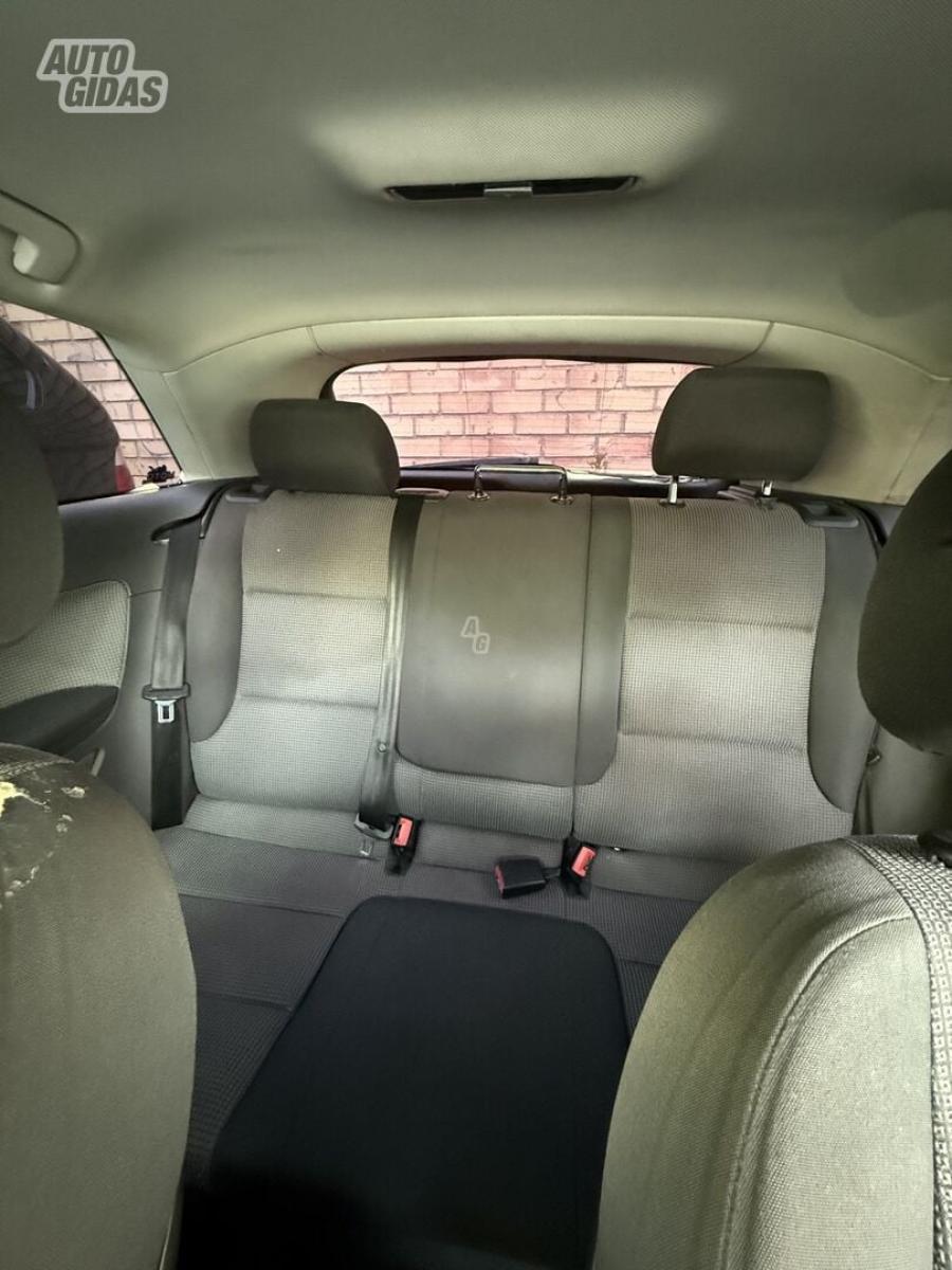 Audi A3 2003 in Vilnius, with an engine capacity of 1.60 L and mileage of 380 thousand km for 800 €, photo 8 on AUTOMOTO.COM.LV