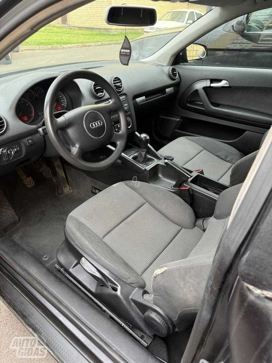 Audi A3 2003 in Vilnius, with an engine capacity of 1.60 L and mileage of 380 thousand km for 800 €, photo 13 on AUTOMOTO.COM.LV