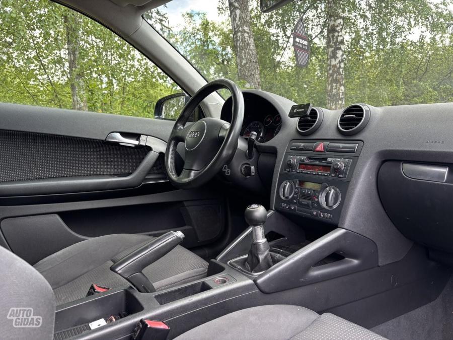 Audi A3 2004 in Kaunas, with an engine capacity of 1.60 L and mileage of 306 thousand km for 1399 €, photo 8 on AUTOMOTO.COM.LV