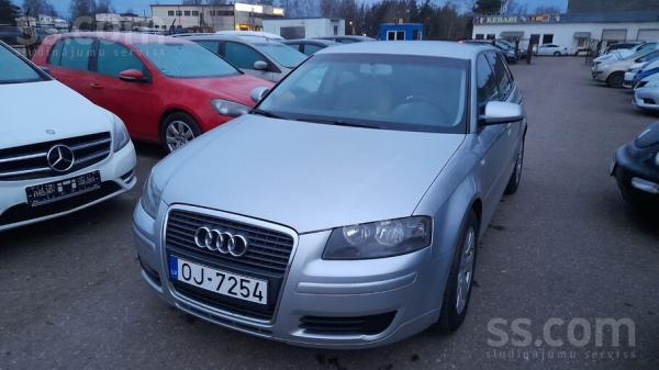 Audi A3 2005 in Riga, with an engine capacity of 1.60 L and mileage of 320 thousand km for 2300 €, photo 3 on AUTOMOTO.COM.LV
