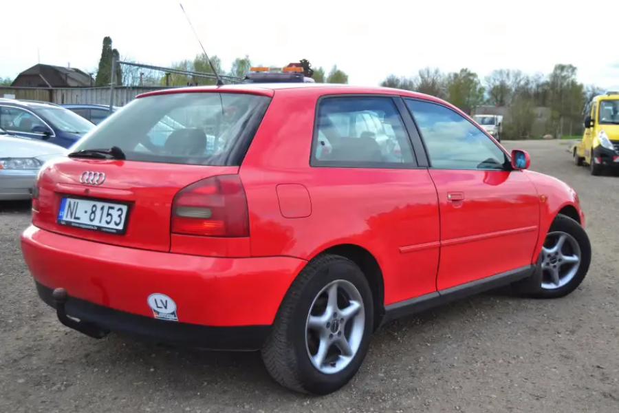 Sarkans Audi A3 1998 Jēkabpils, ar dzinēja tilpumu 1.80 L un nobraukumu 304 tūkst. km par 2100 €, foto 3 vietnē AUTOMOTO.COM.LV