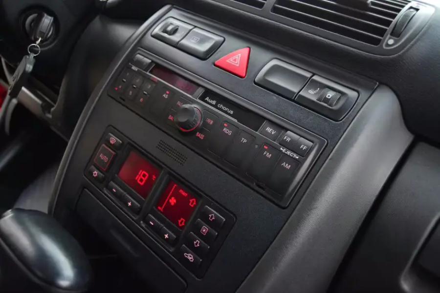 Sarkans Audi A3 1998 Jēkabpils, ar dzinēja tilpumu 1.80 L un nobraukumu 304 tūkst. km par 2100 €, foto 12 vietnē AUTOMOTO.COM.LV
