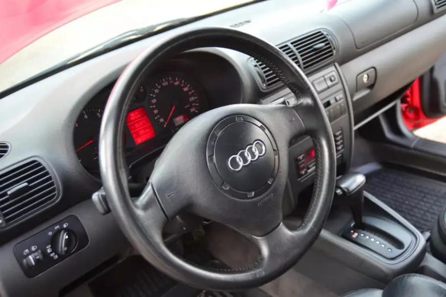 Sarkans Audi A3 1998 Jēkabpils, ar dzinēja tilpumu 1.80 L un nobraukumu 304 tūkst. km par 2100 €, foto 13 vietnē AUTOMOTO.COM.LV