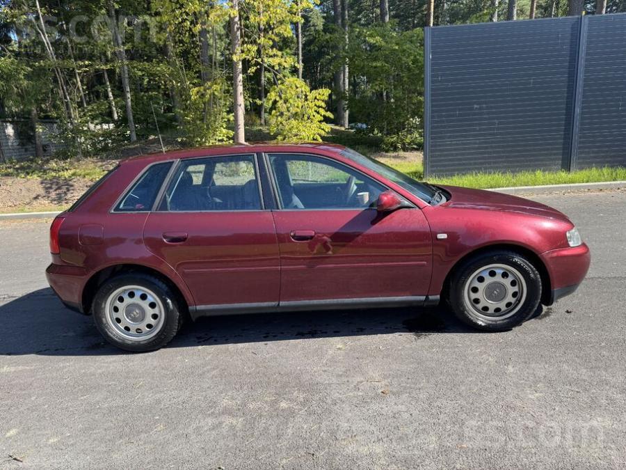 Sarkans Audi A3 2000 Rīga, ar dzinēja tilpumu 1.60 L un nobraukumu 292 tūkst. km par 1700 €, foto 4 vietnē AUTOMOTO.COM.LV