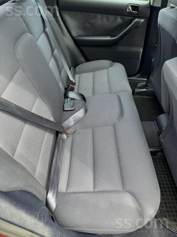 Sarkans Audi A3 2000 Rīga, ar dzinēja tilpumu 1.60 L un nobraukumu 292 tūkst. km par 1700 €, foto 6 vietnē AUTOMOTO.COM.LV