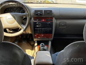 Красный Ауди А3 2001 в Рига, объемом двигателя 1.60 л и пробегом 291 тыс. км за 1550 €, фото 7 на AUTOMOTO.COM.LV