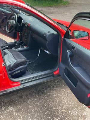 Red Audi A3 2002 in Riga, with an engine capacity of 1.60 L and mileage of 285 thousand km for 1200 €, photo 4 on AUTOMOTO.COM.LV