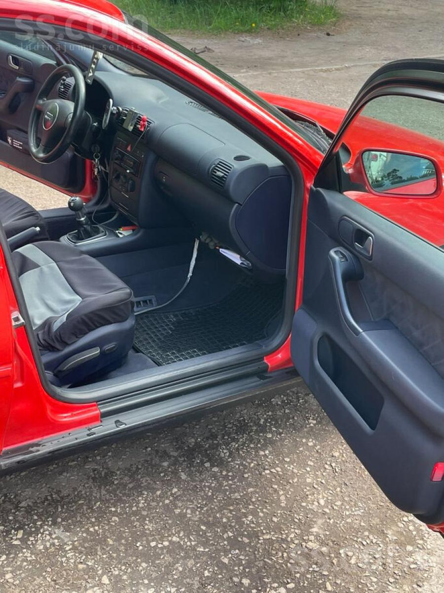 Red Audi A3 2002 in Riga, with an engine capacity of 1.60 L and mileage of 285 thousand km for 1200 €, photo 4 on AUTOMOTO.COM.LV