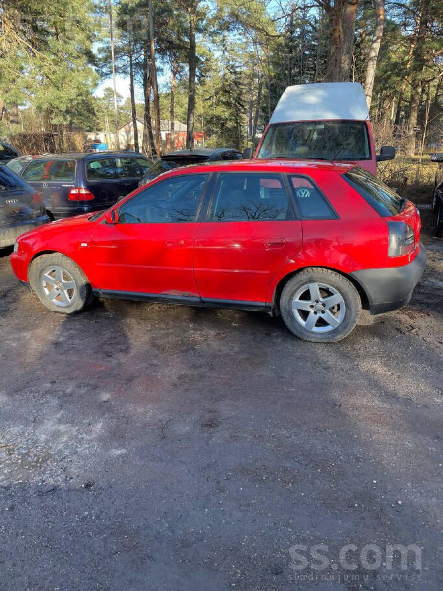 Red Audi A3 2002 in Riga, with an engine capacity of 1.60 L and mileage of 285 thousand km for 1200 €, photo 5 on AUTOMOTO.COM.LV