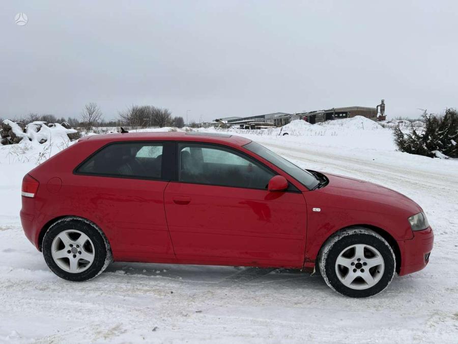Sarkans Audi A3 2004 Viļņa, ar dzinēja tilpumu 1.97 L un nobraukumu 450 tūkst. km par 1350 €, foto 4 vietnē AUTOMOTO.COM.LV