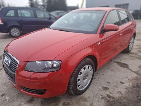 Sarkans Audi A3 2005 Utena, ar dzinēja tilpumu 1.97 L un nobraukumu 280 tūkst. km par 2250 €, foto 1 vietnē AUTOMOTO.COM.LV
