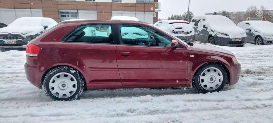 Red Audi A3 2005 in Vilnius, with an engine capacity of 1.60 L and mileage of 268 thousand km for 1550 €, photo 6 on AUTOMOTO.COM.LV