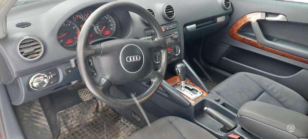 Sarkans Audi A3 2005 Viļņa, ar dzinēja tilpumu 1.60 L un nobraukumu 268 tūkst. km par 1550 €, foto 10 vietnē AUTOMOTO.COM.LV