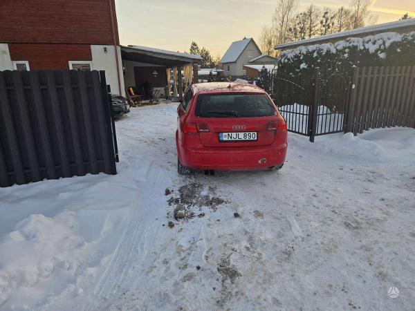 Sarkans Audi A3 2005 Kauņa, ar dzinēja tilpumu 1.98 L un nobraukumu 350 tūkst. km par 900 €, foto 4 vietnē AUTOMOTO.COM.LV