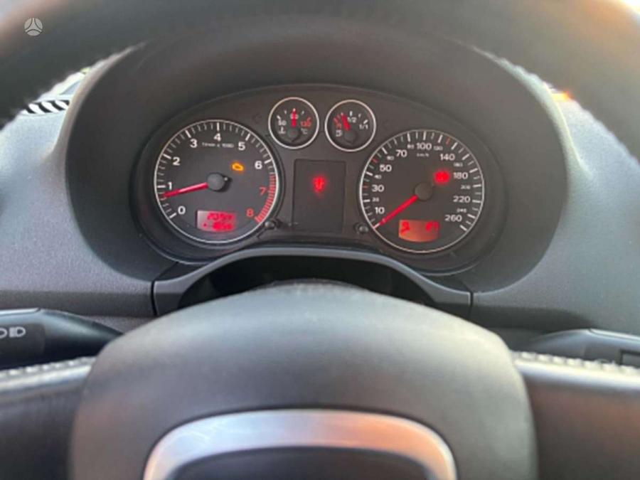 Красный Ауди А3 2005 в Паневежис, объемом двигателя 1.60 л и пробегом 326 тыс. км за 900 €, фото 12 на AUTOMOTO.COM.LV