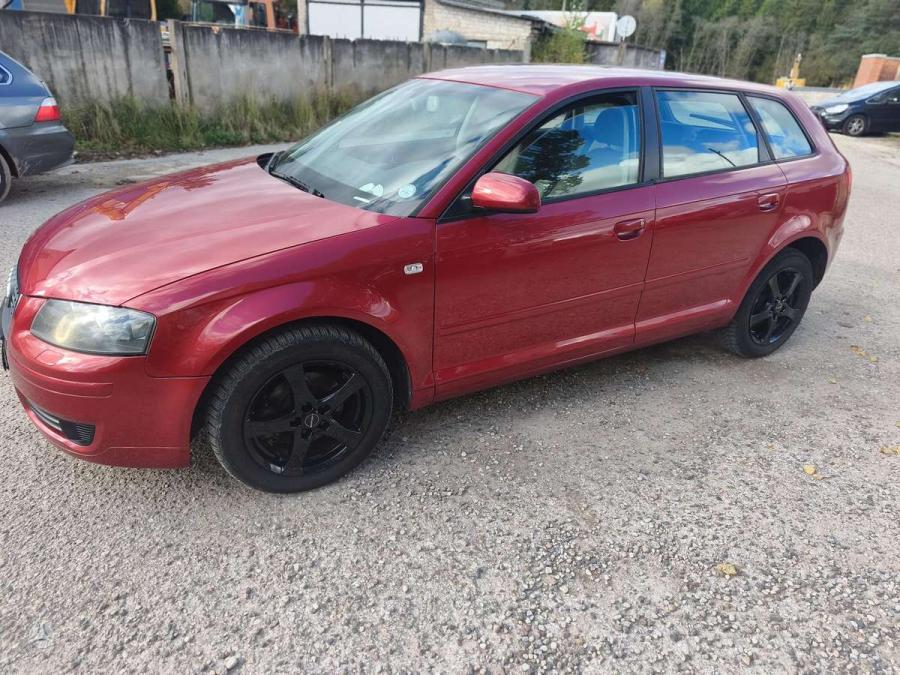 Red Audi A3 2006 in Utena, with an engine capacity of 1.60 L and mileage of 205 thousand km for 2700 €, photo 15 on AUTOMOTO.COM.LV