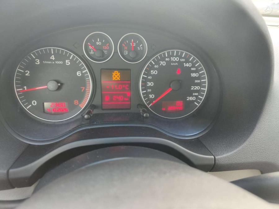 Red Audi A3 2006 in Utena, with an engine capacity of 1.60 L and mileage of 205 thousand km for 2700 €, photo 16 on AUTOMOTO.COM.LV