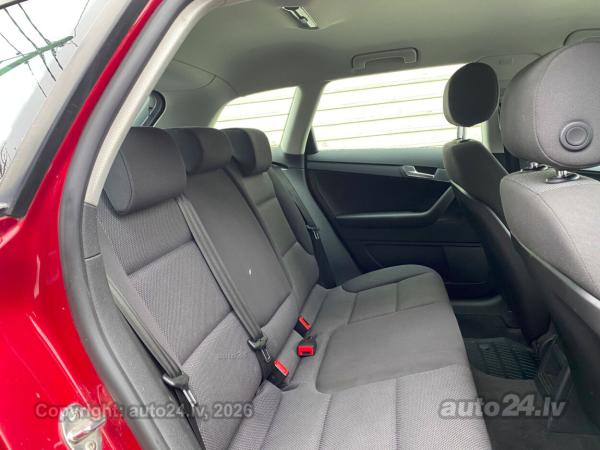 Sarkans Audi A3 2010 Tallina, ar dzinēja tilpumu 1.60 L un nobraukumu 281 tūkst. km par 5599 €, foto 11 vietnē AUTOMOTO.COM.LV