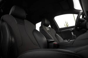 Red Audi A3 2014 in Jelgava, with an engine capacity of 2.00 L and mileage of 285 thousand km for 10900 €, photo 11 on AUTOMOTO.COM.LV