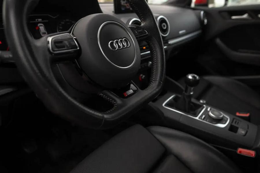 Red Audi A3 2014 in Jelgava, with an engine capacity of 2.00 L and mileage of 285 thousand km for 10900 €, photo 16 on AUTOMOTO.COM.LV