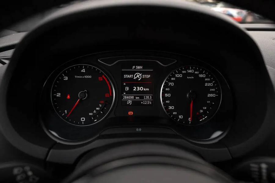 Red Audi A3 2014 in Jelgava, with an engine capacity of 2.00 L and mileage of 285 thousand km for 10900 €, photo 20 on AUTOMOTO.COM.LV