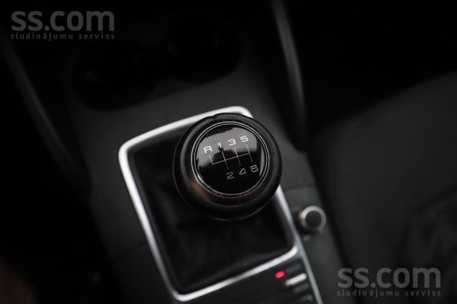 Red Audi A3 2015 in Riga, with an engine capacity of 2.00 L and mileage of 334 thousand km for 6490 €, photo 16 on AUTOMOTO.COM.LV
