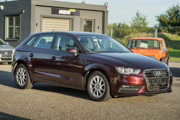 Red Audi A3 2015 in Liepaja, with an engine capacity of 1.60 L and mileage of 198 thousand km for 10500 €, photo 7 on AUTOMOTO.COM.LV
