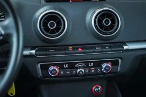 Красный Ауди А3 2015 в Лиепая, объемом двигателя 1.60 л и пробегом 198 тыс. км за 10500 €, фото 13 на AUTOMOTO.COM.LV