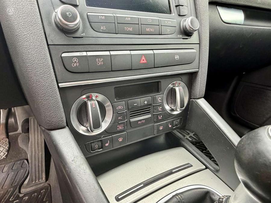 Sarkans Audi A3 2009 Viļņa, ar dzinēja tilpumu 1.60 L un nobraukumu 299 tūkst. km par 3500 €, foto 12 vietnē AUTOMOTO.COM.LV