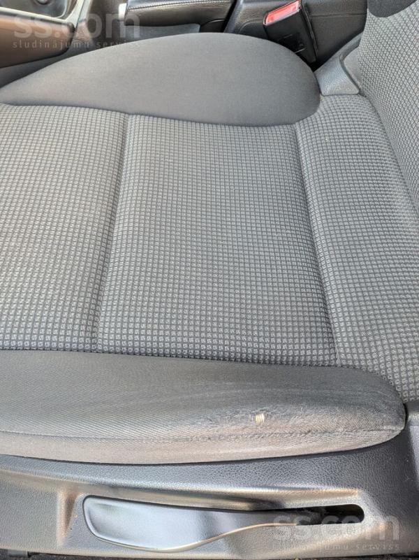 Audi A3 2007 Rīga vietnē Balts Audi A3 2007 Rīga, ar dzinēja tilpumu 1.60 L un nobraukumu 256 tūkst. km par 3000 €, foto 7 vietnē AUTOMOTO.COM.LV